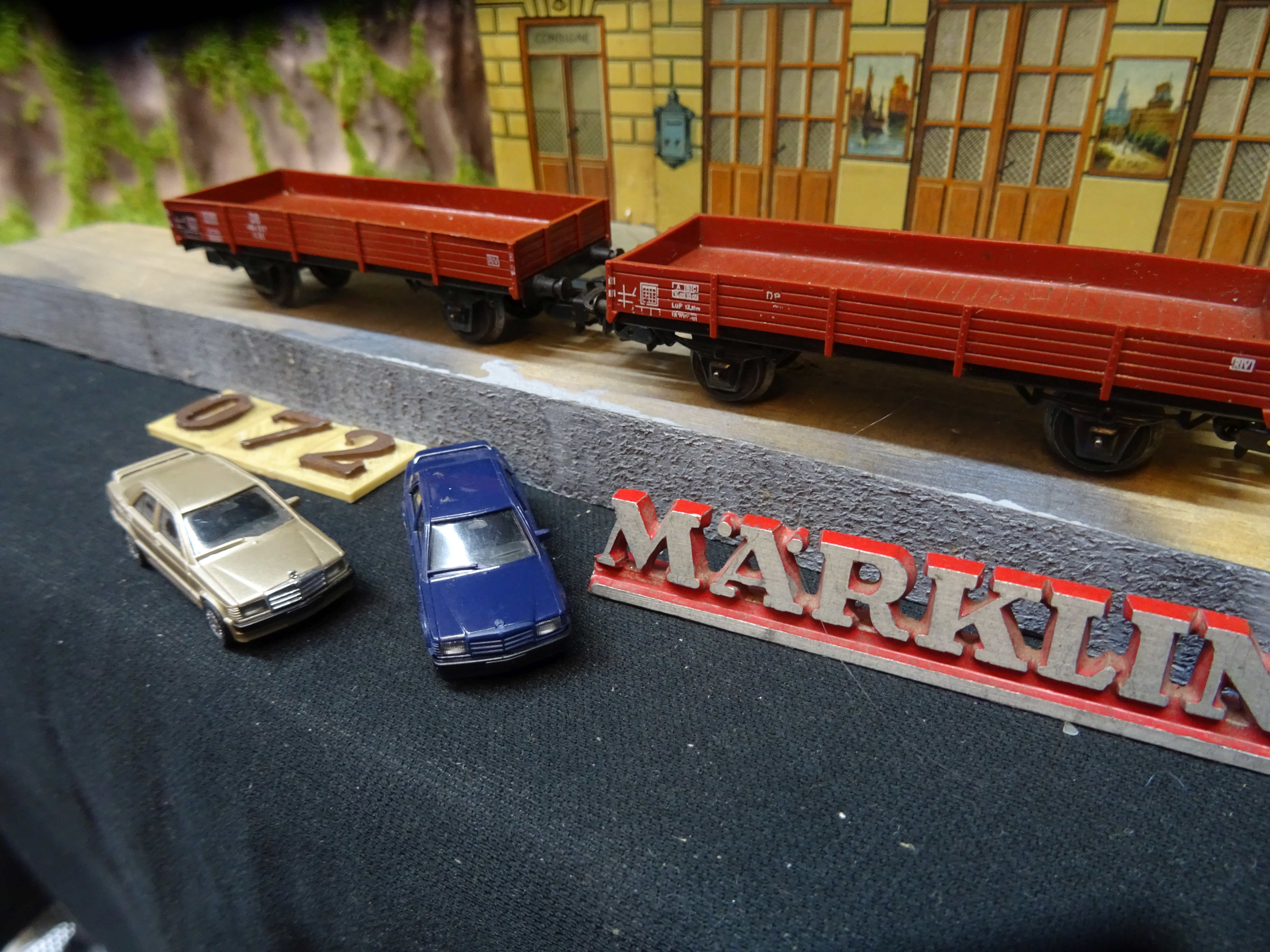 072=Marklin 2 lage vloer bakwagens. - Elizabeth Maria