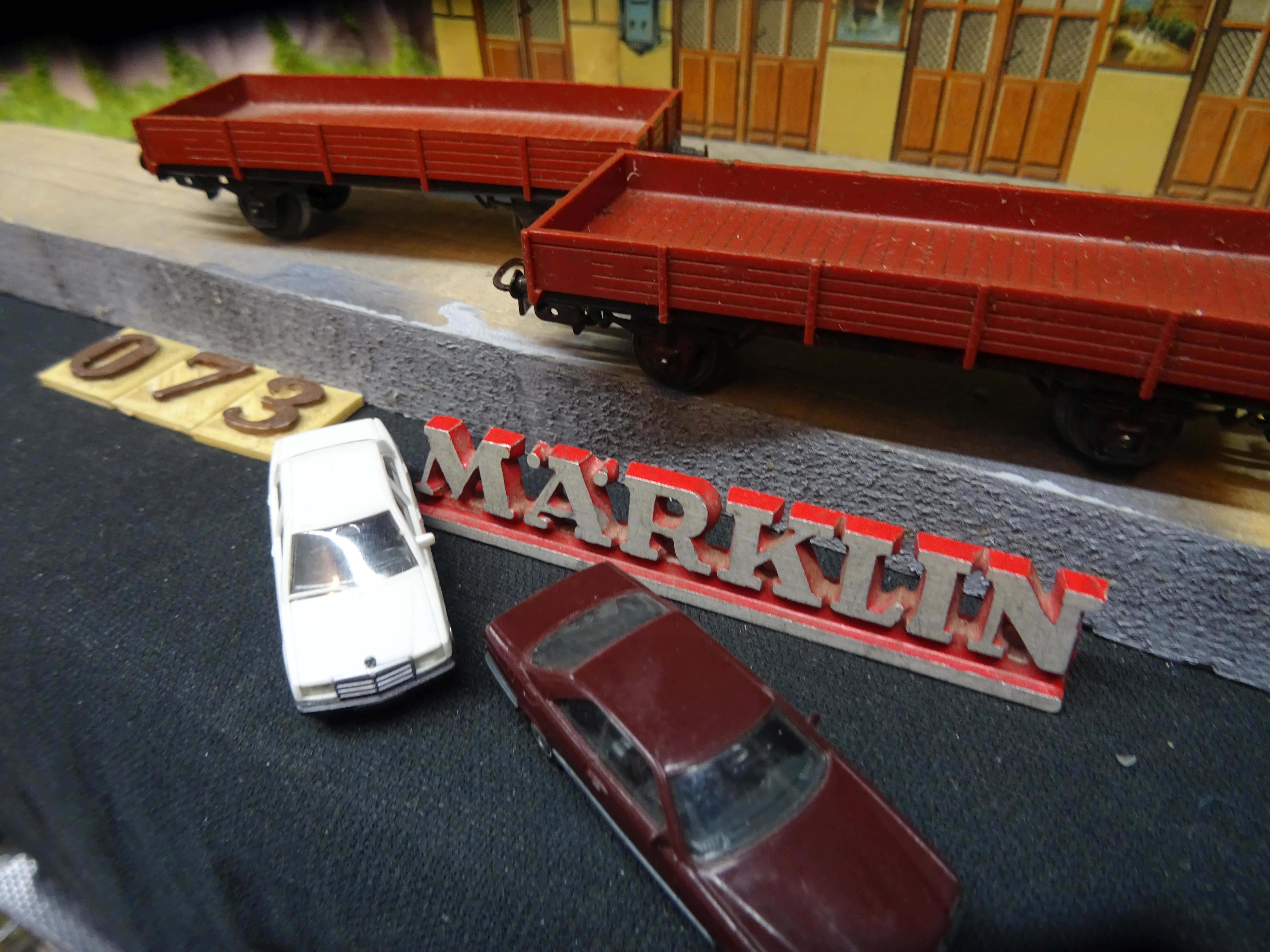 073=Marklin 2 lage vloer bakwagens. - Elizabeth Maria