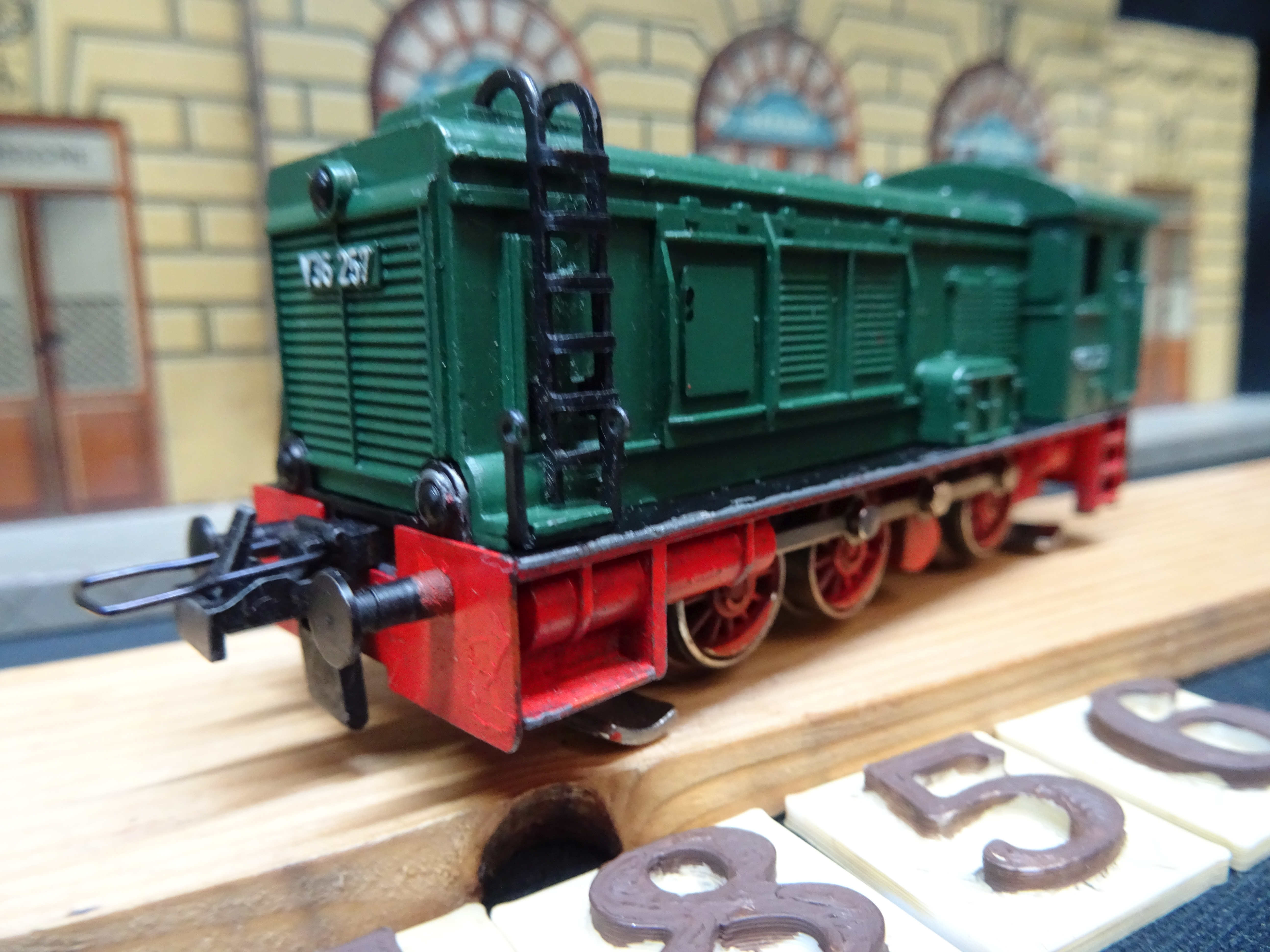 4856=Trix Express V36 van de Duitse spoorwegen. - Elizabeth Maria