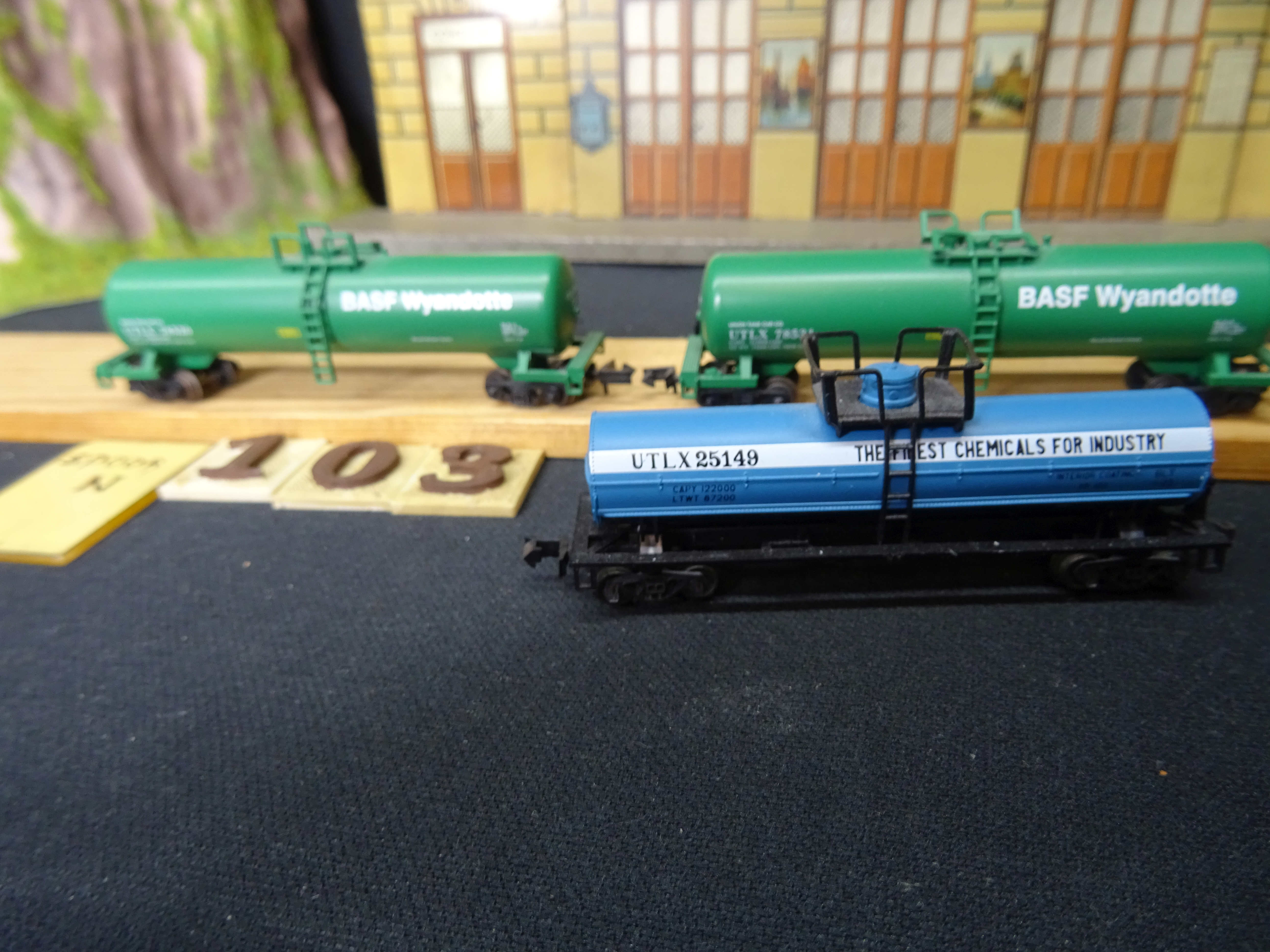 N103=Merkloos spoor N ketelwagens. - Elizabeth Maria