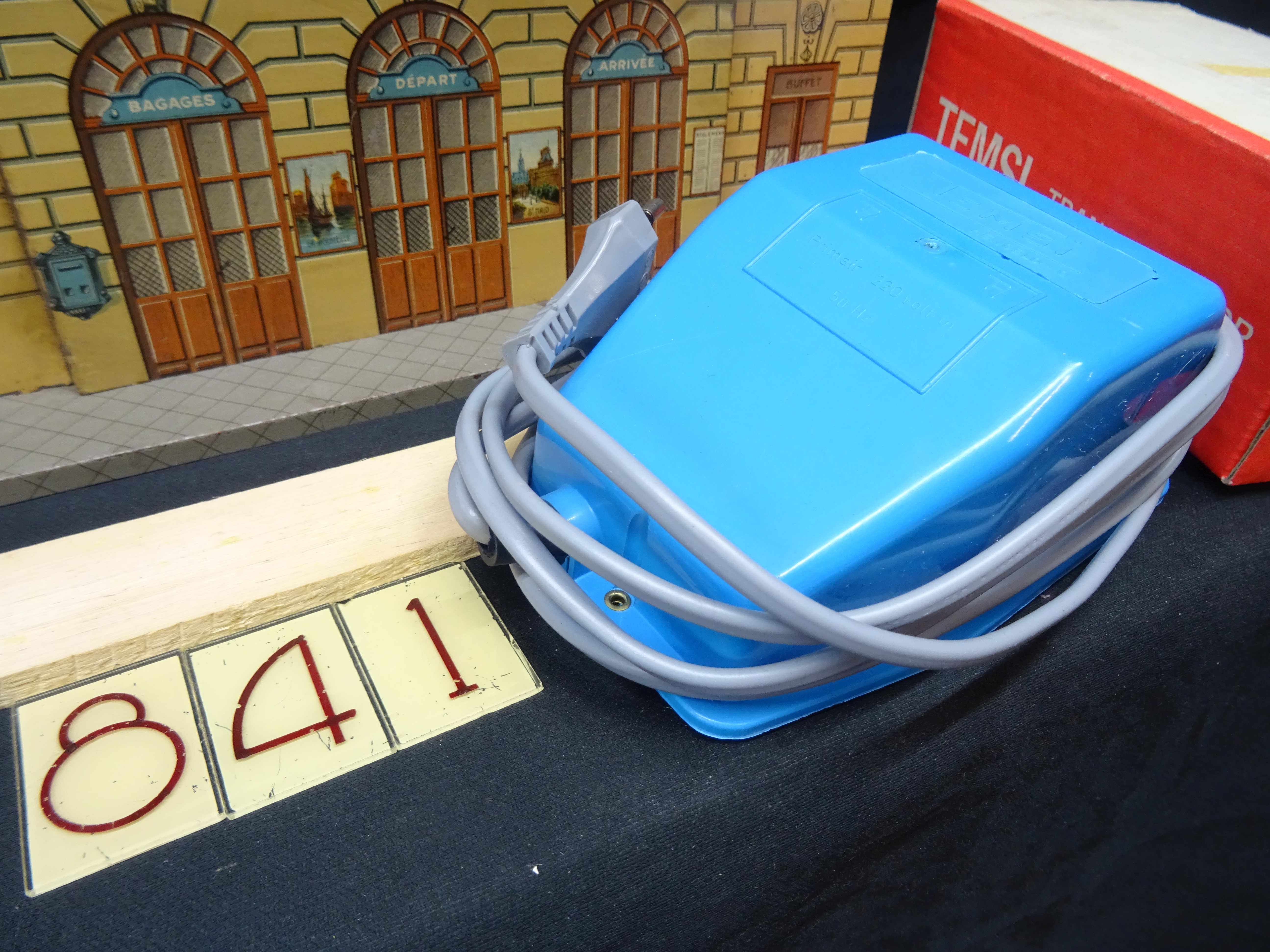 5841=Temsi 203 14v trafo voor rece banen. - Elizabeth Maria