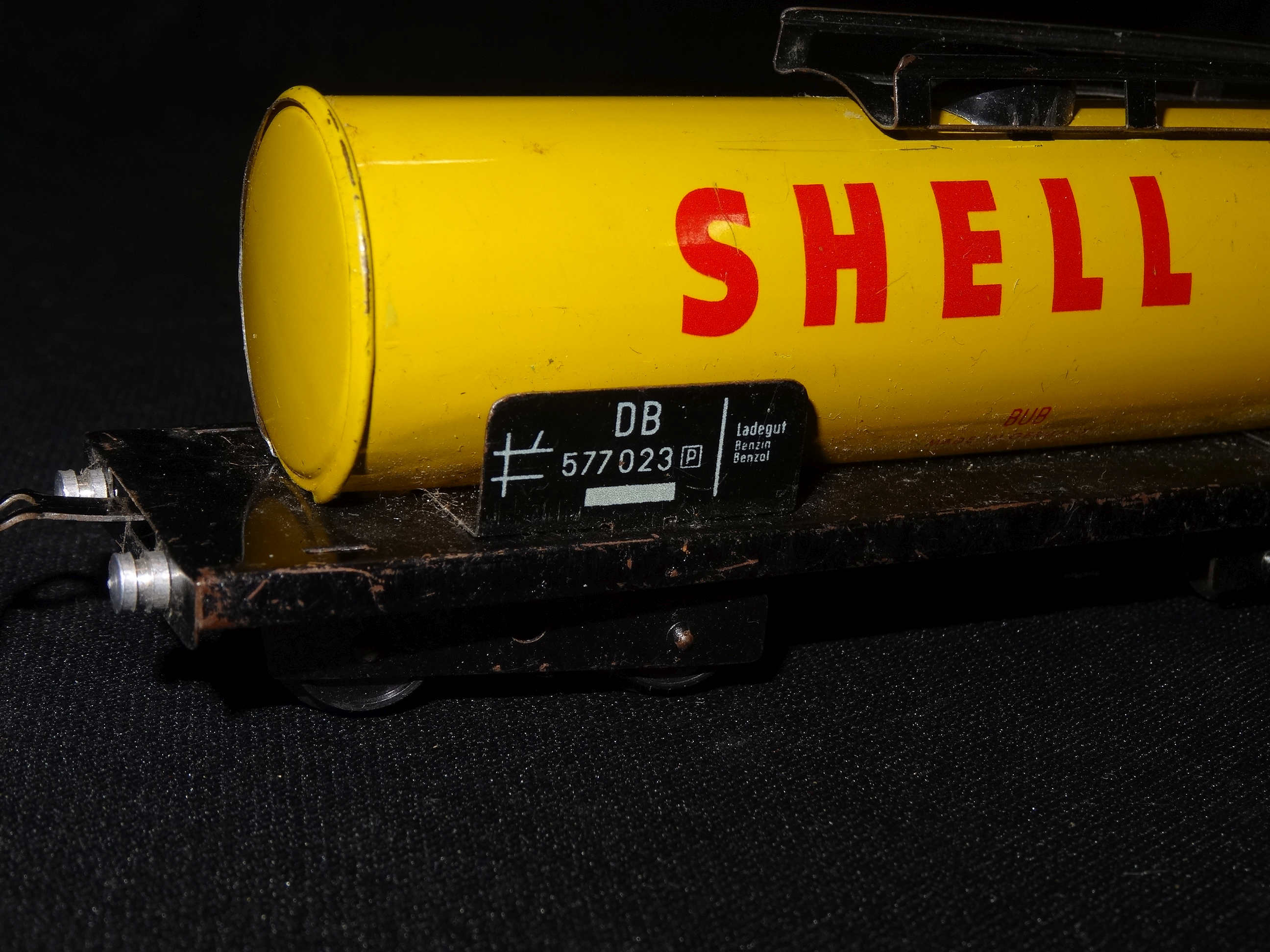 5783=BUB Shell tank wagen van de Duitse spoorwegen. - Elizabeth Maria