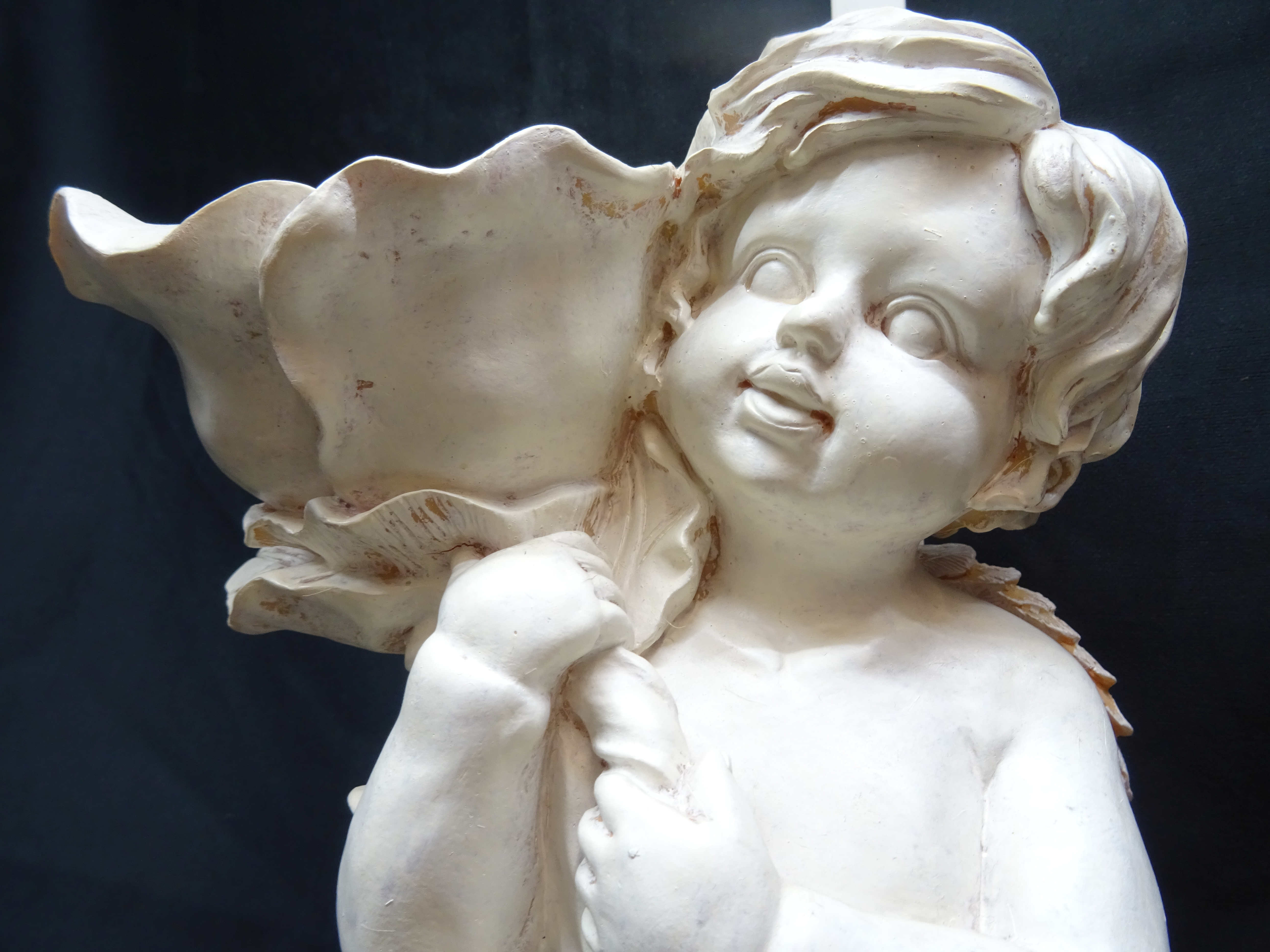 100231=Een kleine Engel, kunststof. - Elizabeth Maria