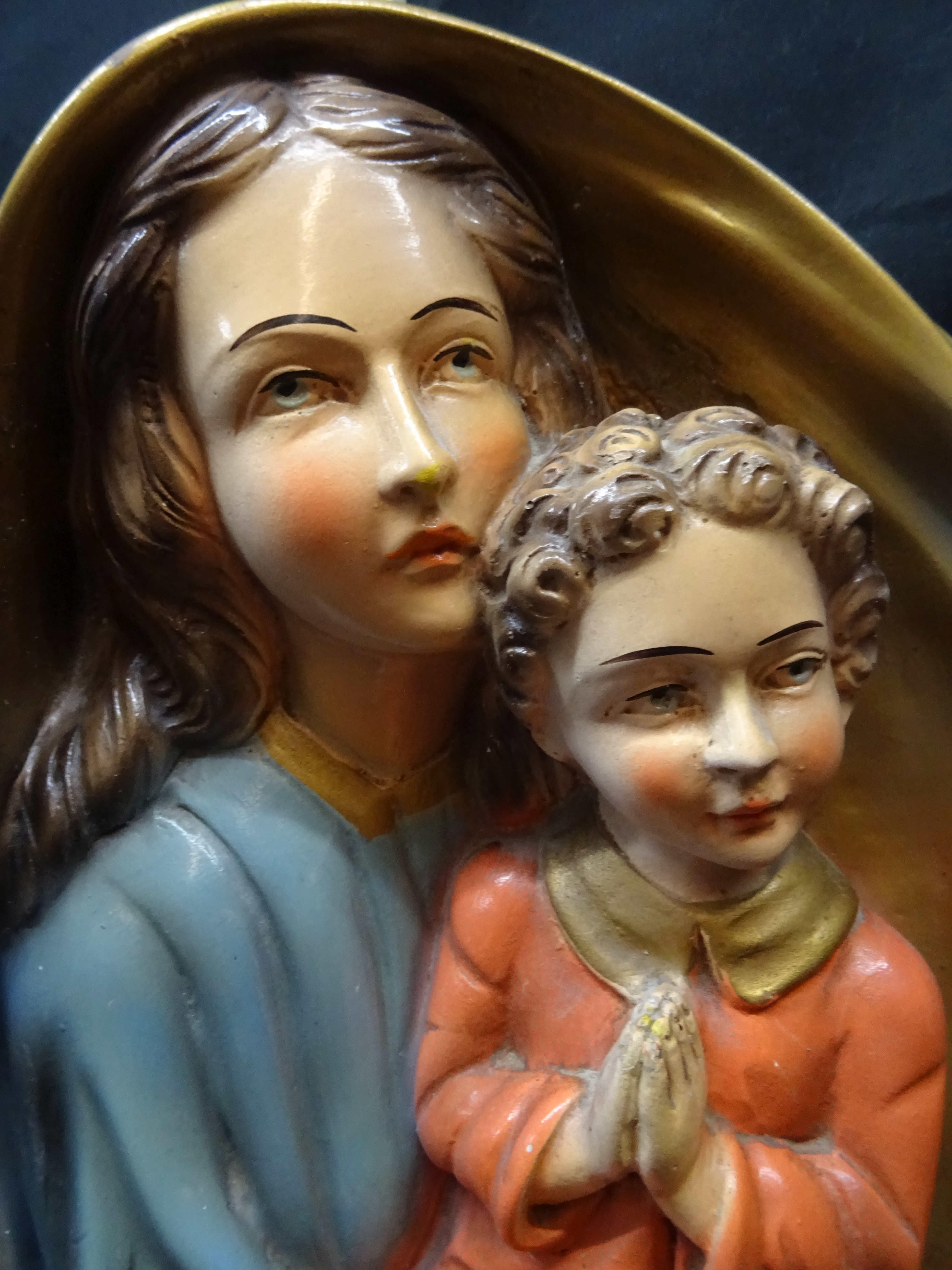 1140=Beeld van Maria met het Kindje. - Elizabeth Maria