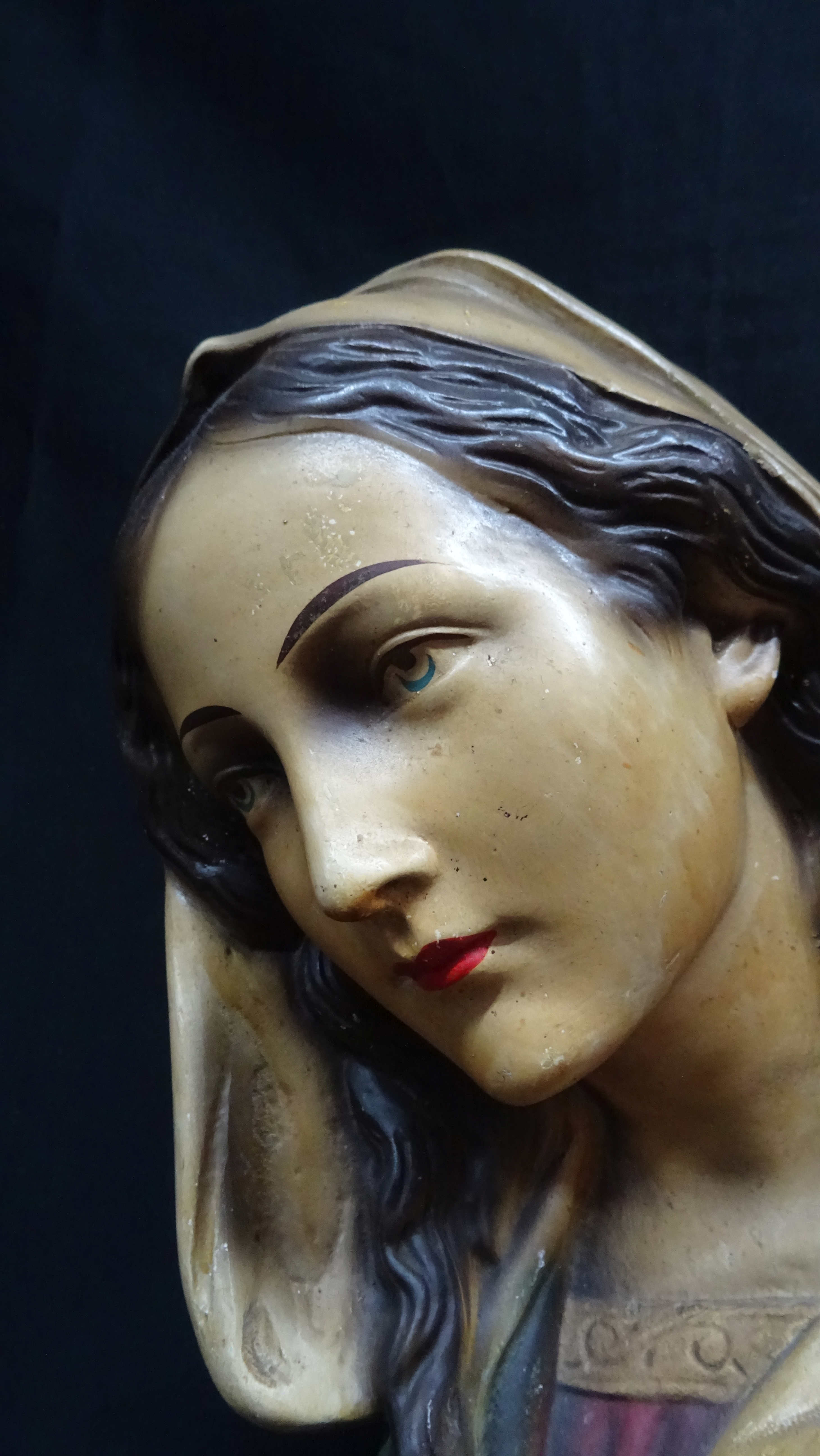 100247=Borst beeld van Maria. - Elizabeth Maria