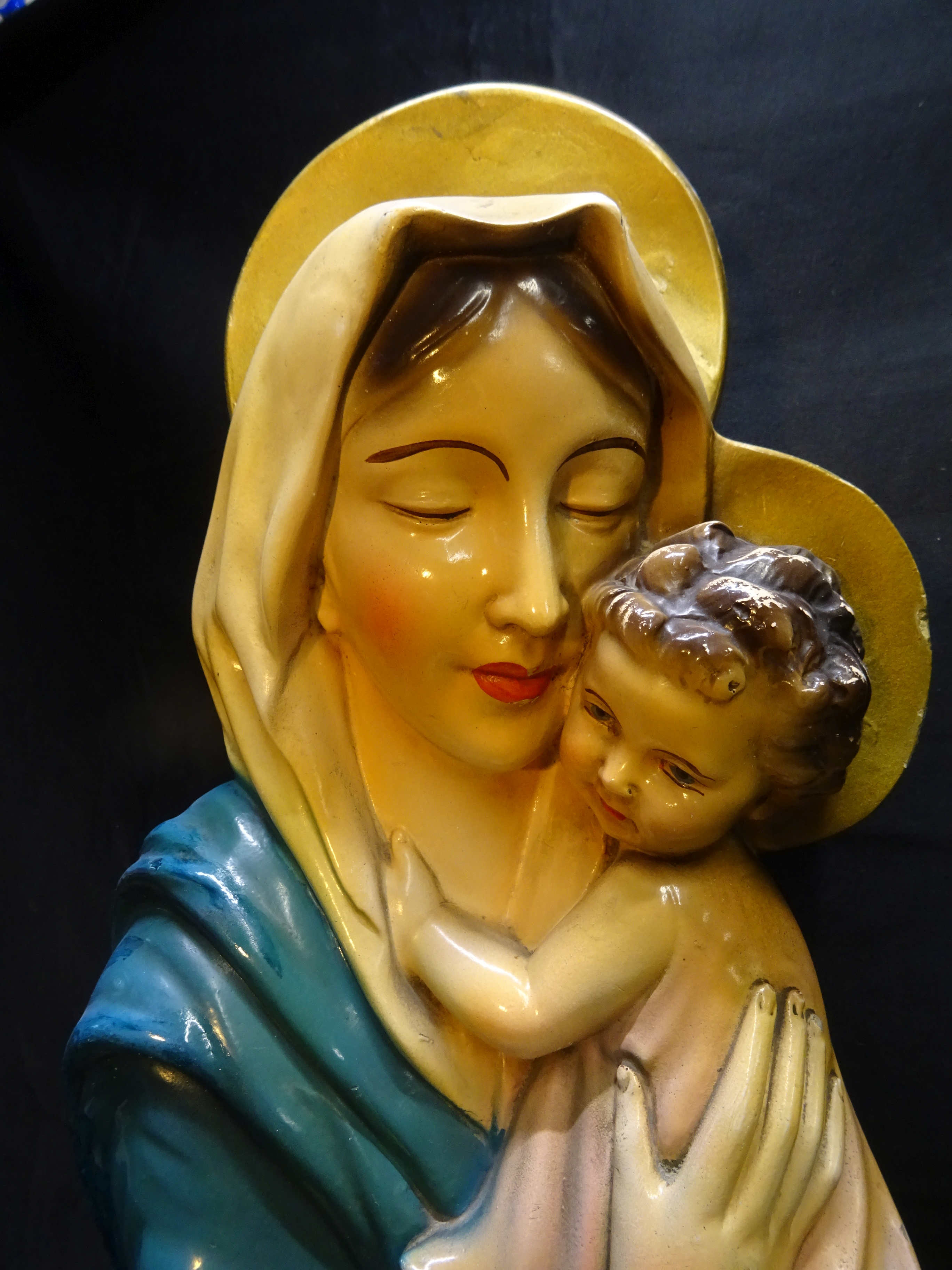 100290=Borst beeld van Maria met het Heilig kindje. - Elizabeth Maria