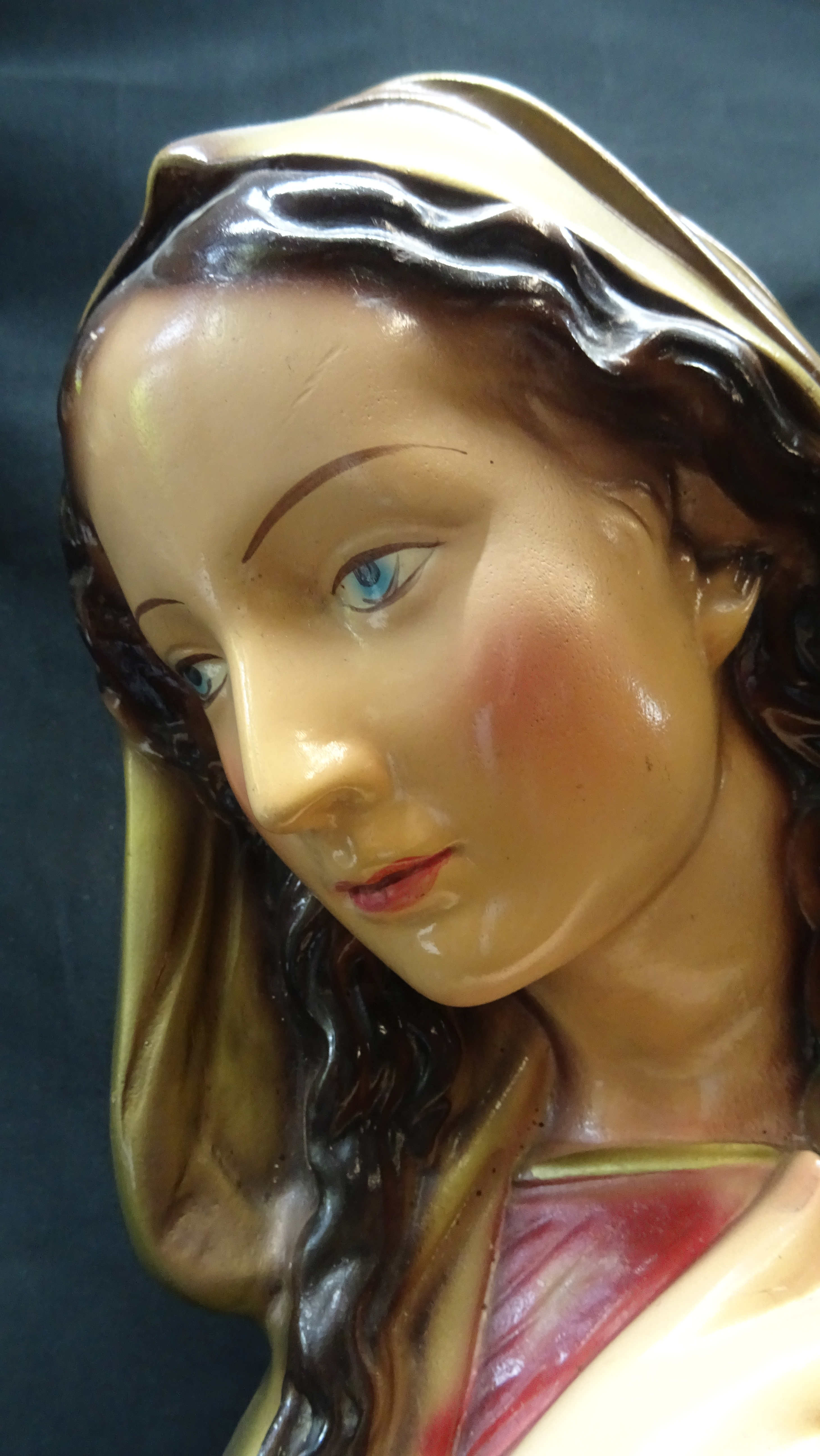 100318=Torso of borst beeld van Maria. - Elizabeth Maria